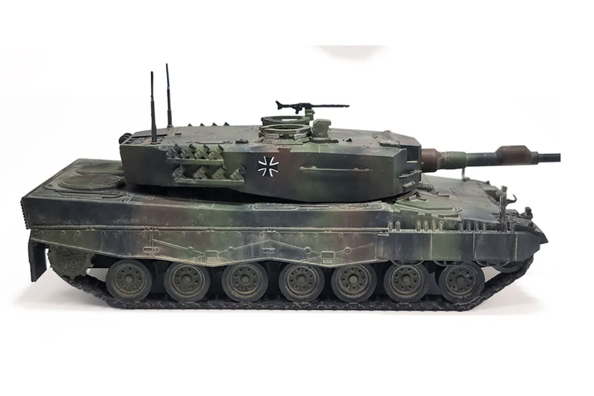 Academy 1/72 German Army Leopard 2A4 Tank Scaled Plastic Model Kit ...
