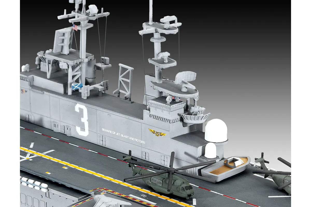 Revell 1/700 USS Wasp Class Assault Aircraft Carrier Scaled Plastic ...