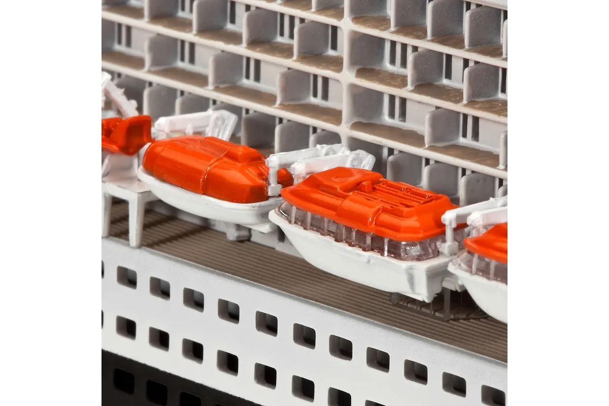 Revell 1/700 Queen Mary 2 Passenger Ship Scaled Plastic Model Kit | 05231