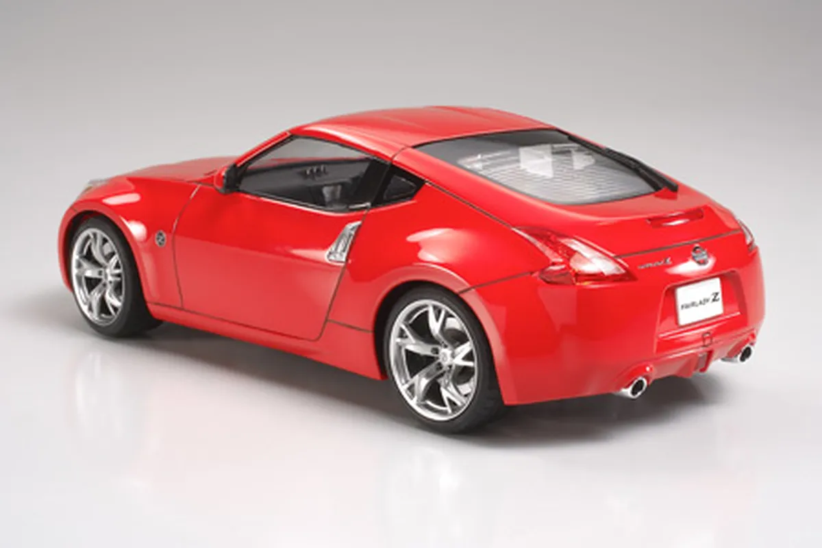 Tamiya 1/24 Nissan Fairlady 370Z Plastic Model Kit | 24315