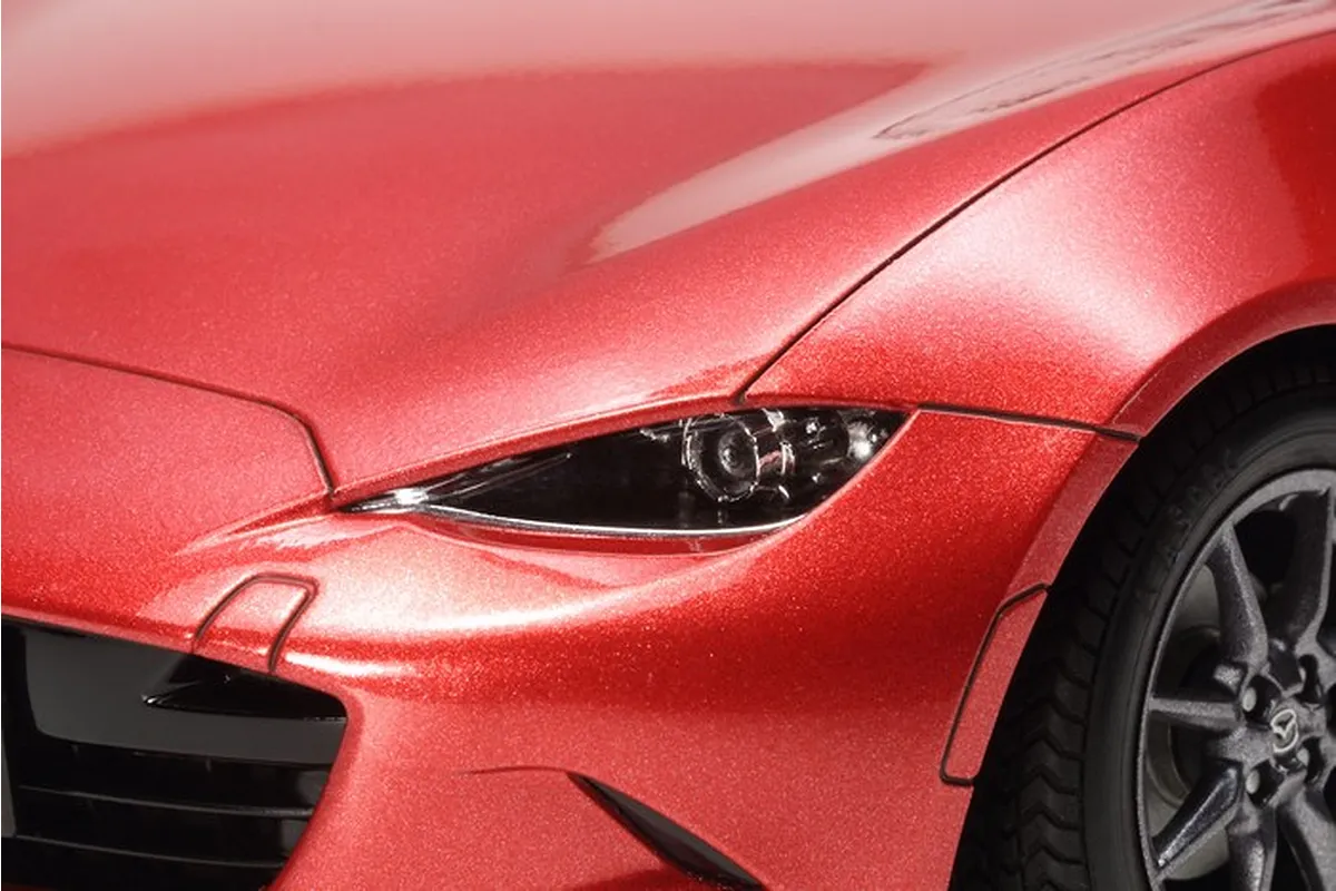 Tamiya 1/24 Mazda Roadster/MX-5 Scaled Plastic Model Kit | 24342