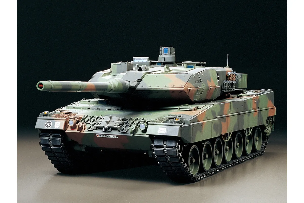 Tamiya 1/16 Leopard 2A6 Scaled RC Tank Kit w/ Fully Optioned | 56020