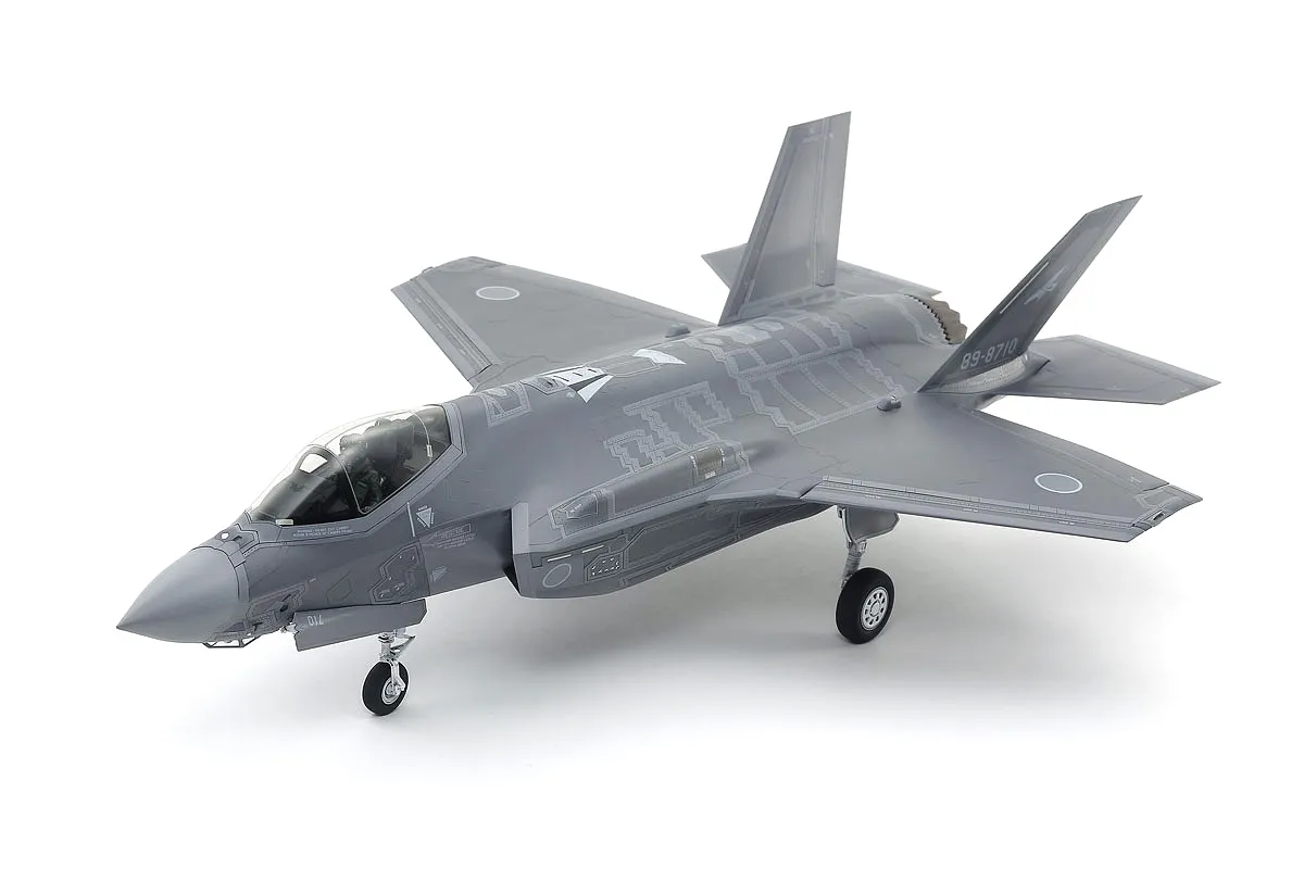Tamiya 1/48 Lockheed Martin F-35A Lightning II Scaled Plastic Model Kit ...