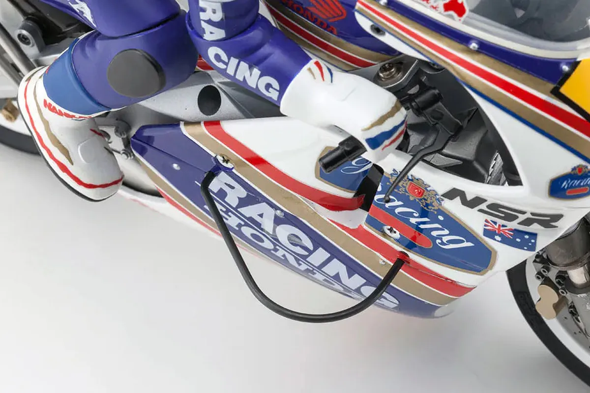 Kyosho 1/8 Honda NSR500 1991 Hanging On Racing Electric RC Motorcycle Kit | 34932
