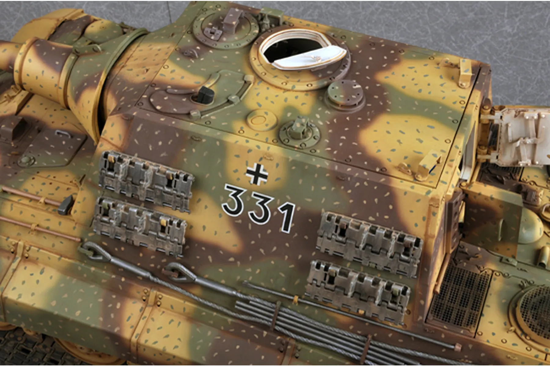 Trumpeter 1/16 German Sd.Kfz.186 Jagdtiger Tank Scaled Plastic Model Kit