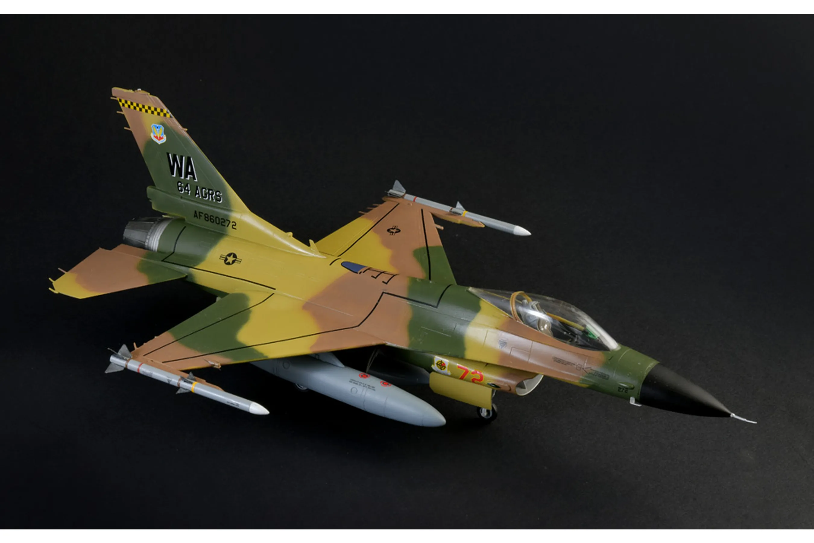 Italeri 1/48 F-16C Fighting Falcon Scaled Plastic Model Kit - War ...